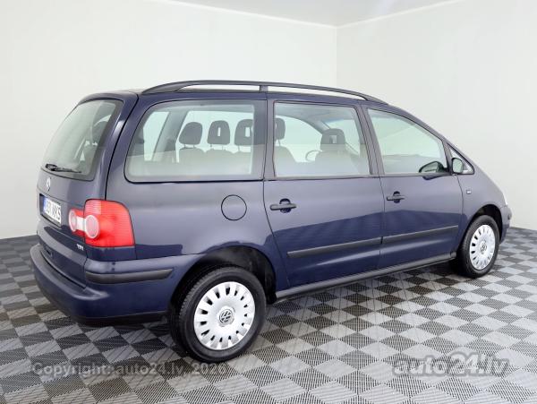 Blue Volkswagen Sharan 2007 in Tallinn, with an engine capacity of 1.90 L and mileage of 173 thousand km for 1999 €, photo 4 on AUTOMOTO.COM.LV