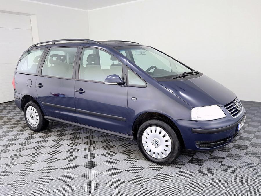Blue Volkswagen Sharan 2007 in Tallinn, with an engine capacity of 1.90 L and mileage of 173 thousand km for 1999 €, photo 1 on AUTOMOTO.COM.LV