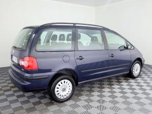 Blue Volkswagen Sharan 2007 in Tallinn, with an engine capacity of 1.90 L and mileage of 173 thousand km for 1999 €, photo 4 on AUTOMOTO.COM.LV