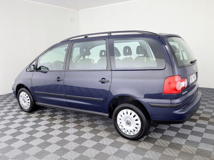 Blue Volkswagen Sharan 2007 in Tallinn, with an engine capacity of 1.90 L and mileage of 173 thousand km for 1999 €, photo 5 on AUTOMOTO.COM.LV