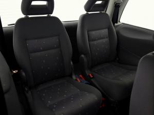 Blue Volkswagen Sharan 2007 in Tallinn, with an engine capacity of 1.90 L and mileage of 173 thousand km for 1999 €, photo 9 on AUTOMOTO.COM.LV