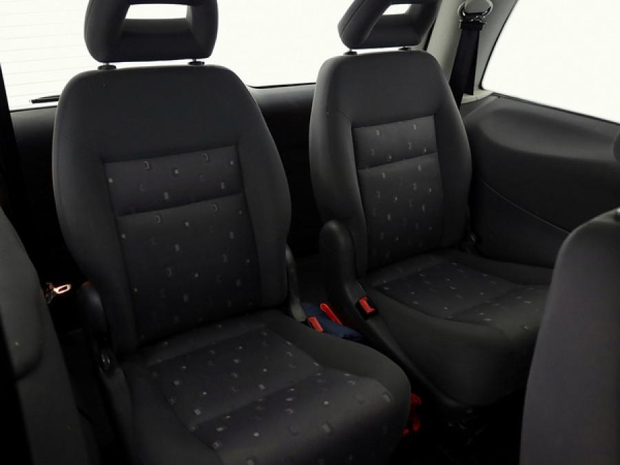 Blue Volkswagen Sharan 2007 in Tallinn, with an engine capacity of 1.90 L and mileage of 173 thousand km for 1999 €, photo 9 on AUTOMOTO.COM.LV