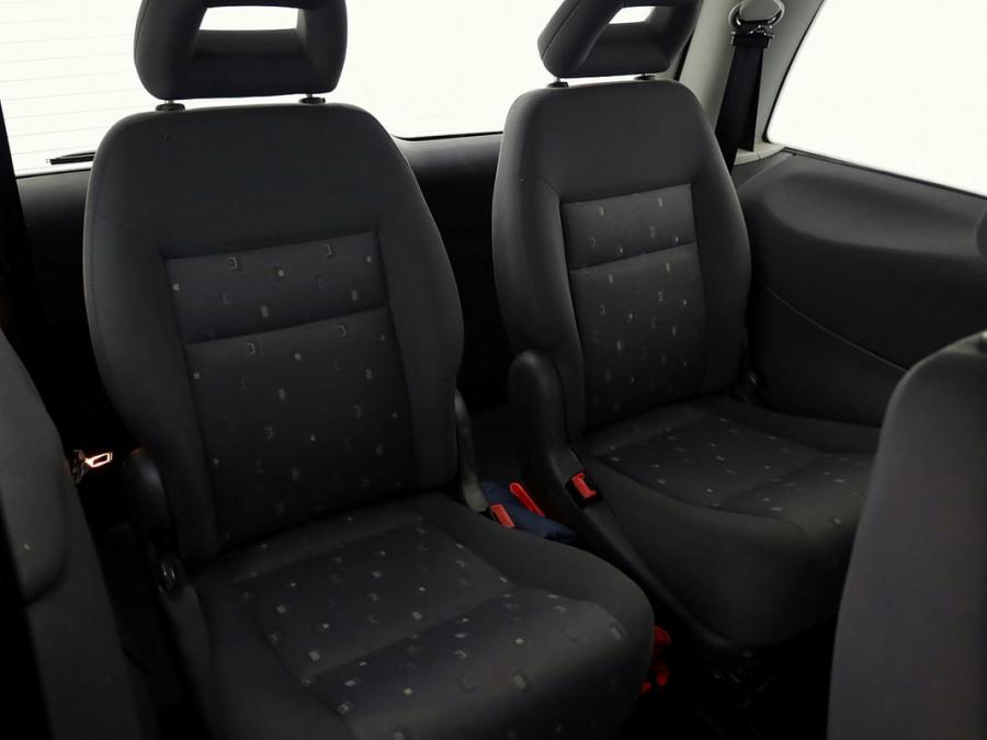 Blue Volkswagen Sharan 2007 in Tallinn, with an engine capacity of 1.90 L and mileage of 173 thousand km for 1999 €, photo 17 on AUTOMOTO.COM.LV