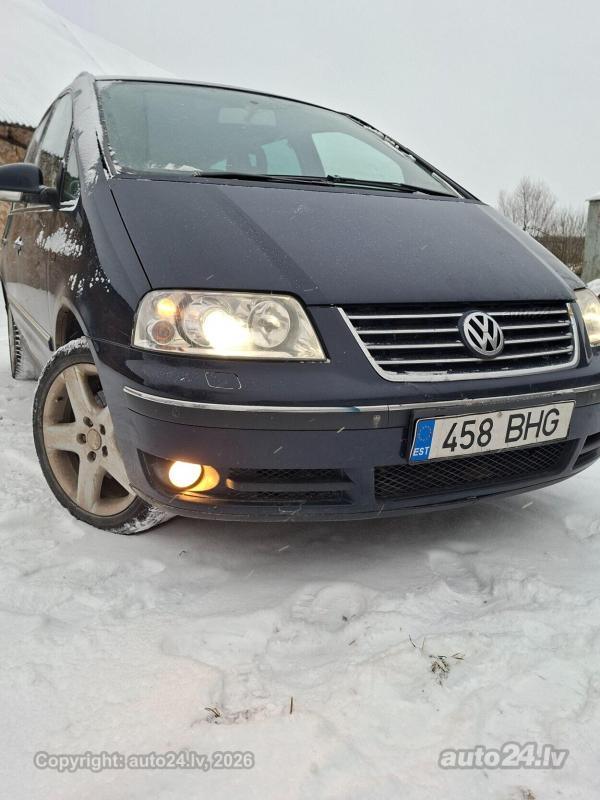 Blue Volkswagen Sharan 2009 in Tallinn, with an engine capacity of 1.90 L and mileage of 400 thousand km for 3200 €, photo 1 on AUTOMOTO.COM.LV