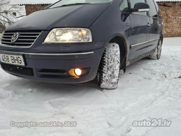 Blue Volkswagen Sharan 2009 in Tallinn, with an engine capacity of 1.90 L and mileage of 400 thousand km for 3200 €, photo 2 on AUTOMOTO.COM.LV