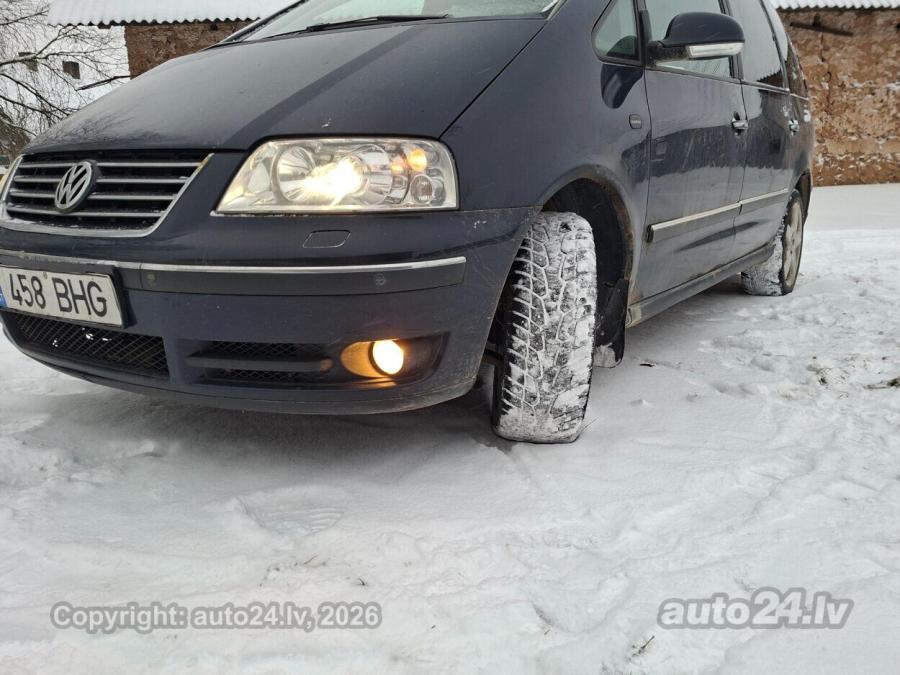 Zils Volkswagen Sharan 2009 Tallina, ar dzinēja tilpumu 1.90 L un nobraukumu 400 tūkst. km par 3200 €, foto 2 vietnē AUTOMOTO.COM.LV