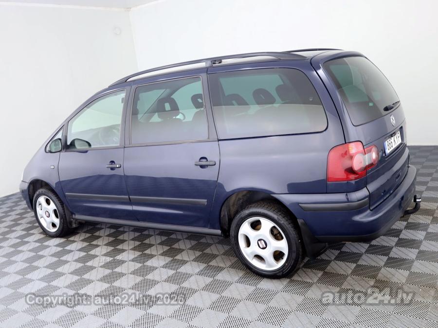 Zils Volkswagen Sharan 2009 Tallina, ar dzinēja tilpumu 2.00 L un nobraukumu 294 tūkst. km par 1999 €, foto 5 vietnē AUTOMOTO.COM.LV