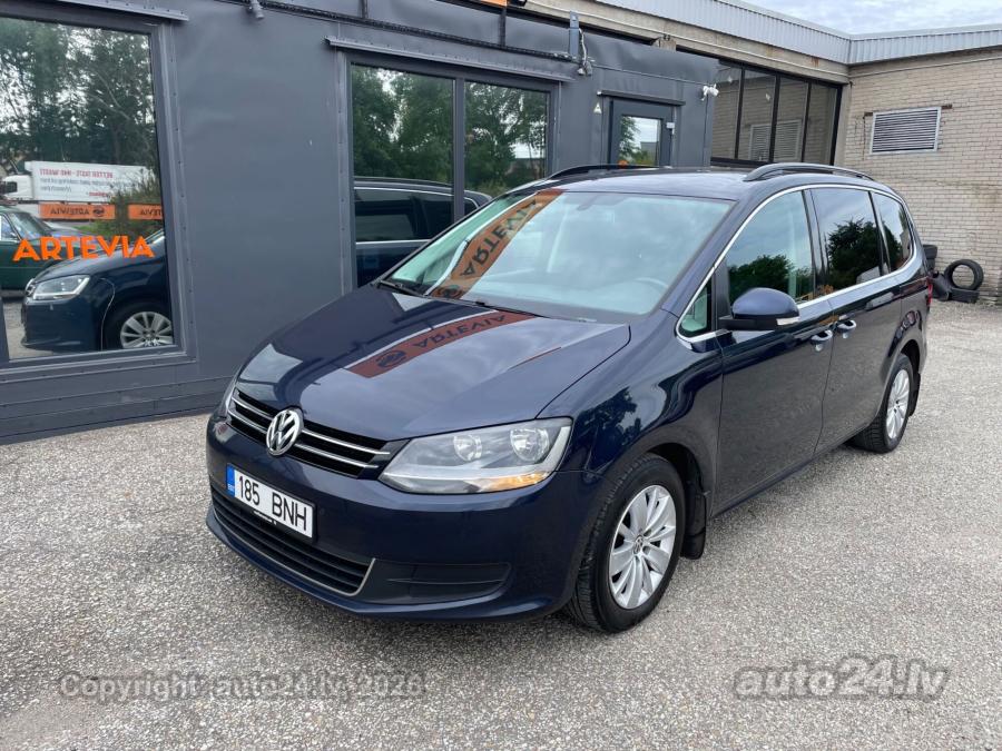 Blue Volkswagen Sharan 2015 in Tallinn, with an engine capacity of 2.00 L and mileage of 381 thousand km for 4590 €, photo 1 on AUTOMOTO.COM.LV