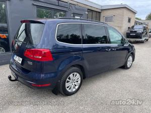 Blue Volkswagen Sharan 2015 in Tallinn, with an engine capacity of 2.00 L and mileage of 381 thousand km for 4590 €, photo 4 on AUTOMOTO.COM.LV