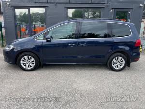 Blue Volkswagen Sharan 2015 in Tallinn, with an engine capacity of 2.00 L and mileage of 381 thousand km for 4590 €, photo 6 on AUTOMOTO.COM.LV