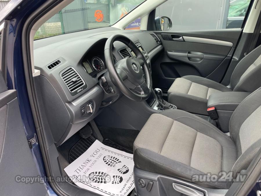 Blue Volkswagen Sharan 2015 in Tallinn, with an engine capacity of 2.00 L and mileage of 381 thousand km for 4590 €, photo 10 on AUTOMOTO.COM.LV