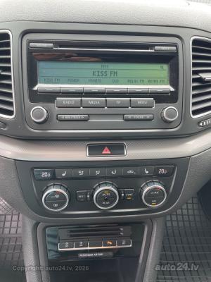 Blue Volkswagen Sharan 2015 in Tallinn, with an engine capacity of 2.00 L and mileage of 381 thousand km for 4590 €, photo 15 on AUTOMOTO.COM.LV