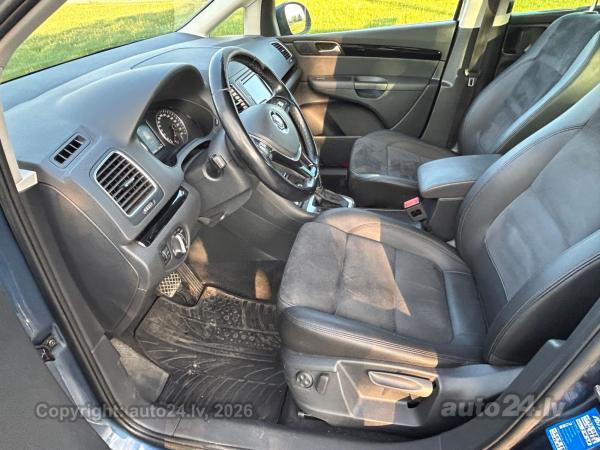 Blue Volkswagen Sharan 2017 in Tallinn, with an engine capacity of 2.00 L and mileage of 198 thousand km for 17800 €, photo 8 on AUTOMOTO.COM.LV
