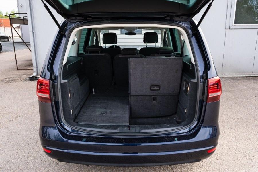 Zils Volkswagen Sharan 2017 Jelgava, ar dzinēja tilpumu 1.40 L un nobraukumu 237 tūkst. km par 13000 €, foto 9 vietnē AUTOMOTO.COM.LV