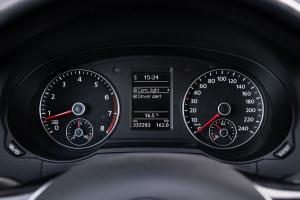 Zils Volkswagen Sharan 2017 Jelgava, ar dzinēja tilpumu 1.40 L un nobraukumu 237 tūkst. km par 13000 €, foto 17 vietnē AUTOMOTO.COM.LV