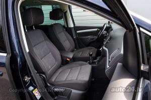 Blue Volkswagen Sharan 2017 in Jelgava, with an engine capacity of 1.40 L and mileage of 237 thousand km for 13000 €, photo 7 on AUTOMOTO.COM.LV