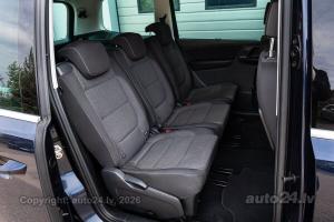 Blue Volkswagen Sharan 2017 in Jelgava, with an engine capacity of 1.40 L and mileage of 237 thousand km for 13000 €, photo 8 on AUTOMOTO.COM.LV