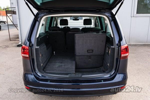 Zils Volkswagen Sharan 2017 Jelgava, ar dzinēja tilpumu 1.40 L un nobraukumu 237 tūkst. km par 13000 €, foto 8 vietnē AUTOMOTO.COM.LV