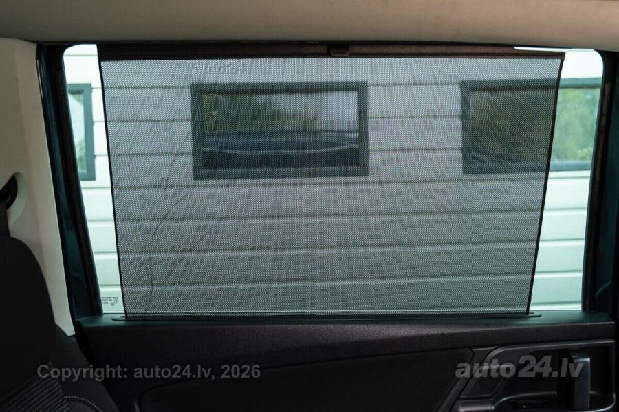 Blue Volkswagen Sharan 2017 in Jelgava, with an engine capacity of 1.40 L and mileage of 237 thousand km for 13000 €, photo 10 on AUTOMOTO.COM.LV