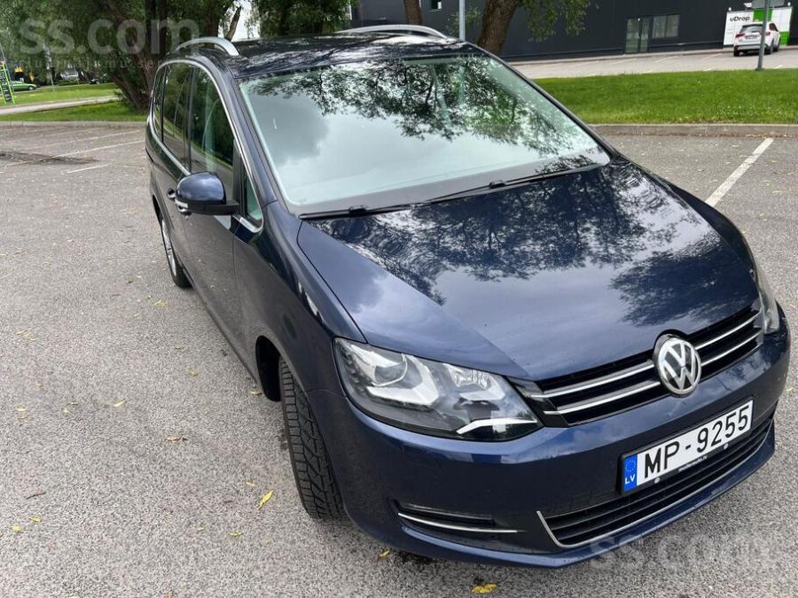 Blue Volkswagen Sharan 2017 in Riga, with an engine capacity of 2.00 L and mileage of 178 thousand km for 14400 €, photo 1 on AUTOMOTO.COM.LV