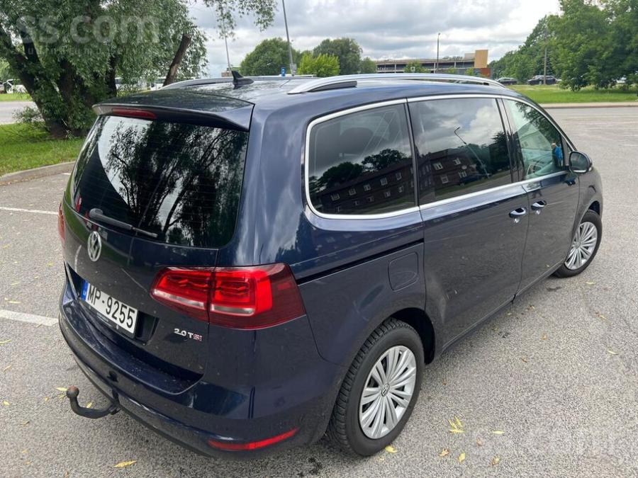 Blue Volkswagen Sharan 2017 in Riga, with an engine capacity of 2.00 L and mileage of 178 thousand km for 14400 €, photo 3 on AUTOMOTO.COM.LV