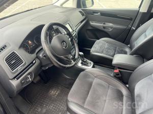 Blue Volkswagen Sharan 2017 in Riga, with an engine capacity of 2.00 L and mileage of 178 thousand km for 14400 €, photo 9 on AUTOMOTO.COM.LV