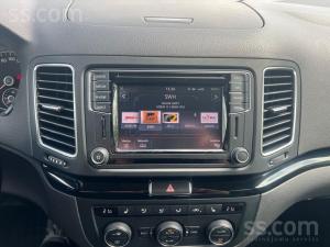 Blue Volkswagen Sharan 2017 in Riga, with an engine capacity of 2.00 L and mileage of 178 thousand km for 14400 €, photo 14 on AUTOMOTO.COM.LV