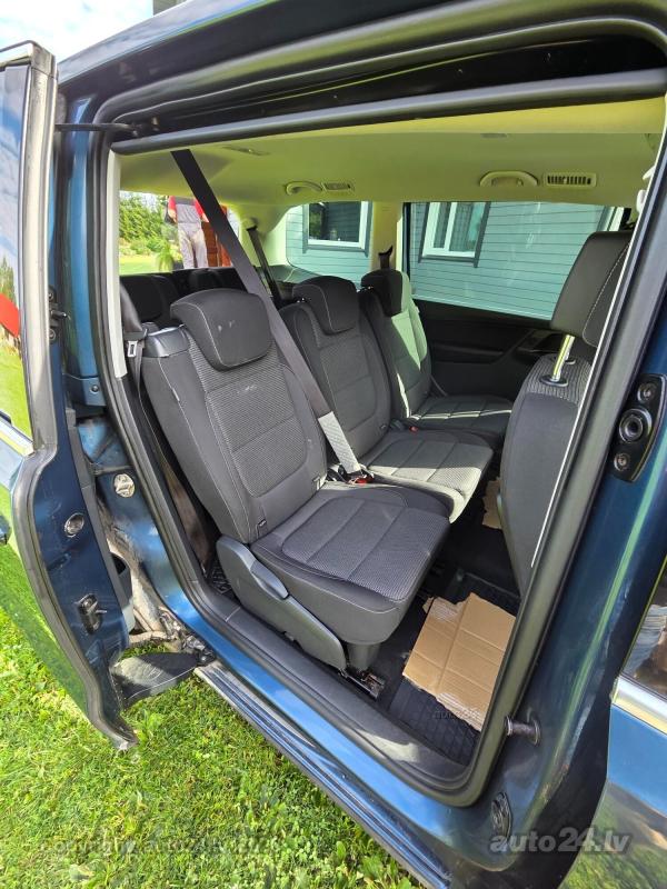Zils Volkswagen Sharan 2017 Tallina, ar dzinēja tilpumu 2.00 L un nobraukumu 213 tūkst. km par 15500 €, foto 7 vietnē AUTOMOTO.COM.LV