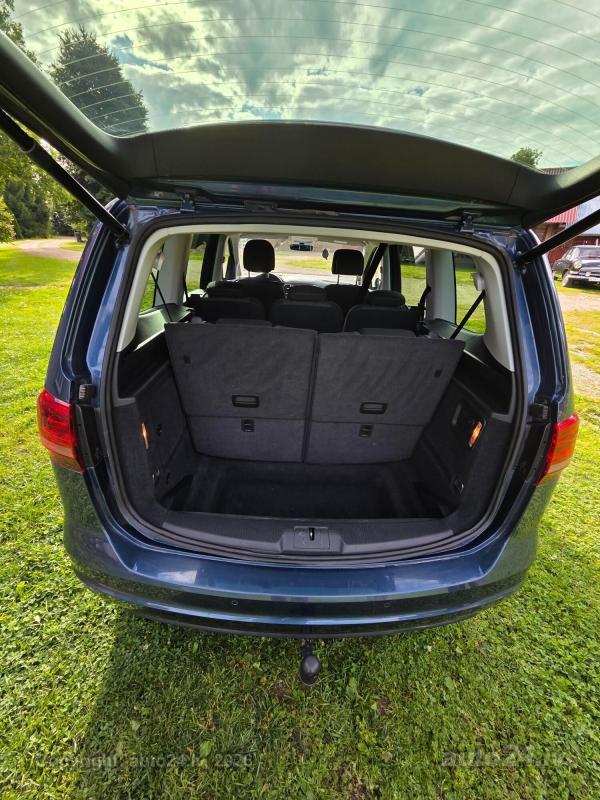 Zils Volkswagen Sharan 2017 Tallina, ar dzinēja tilpumu 2.00 L un nobraukumu 213 tūkst. km par 15500 €, foto 8 vietnē AUTOMOTO.COM.LV