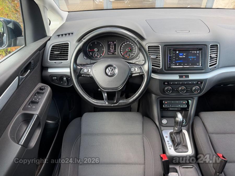 Zils Volkswagen Sharan 2017 Tallina, ar dzinēja tilpumu 2.00 L un nobraukumu 174 tūkst. km par 17990 €, foto 5 vietnē AUTOMOTO.COM.LV
