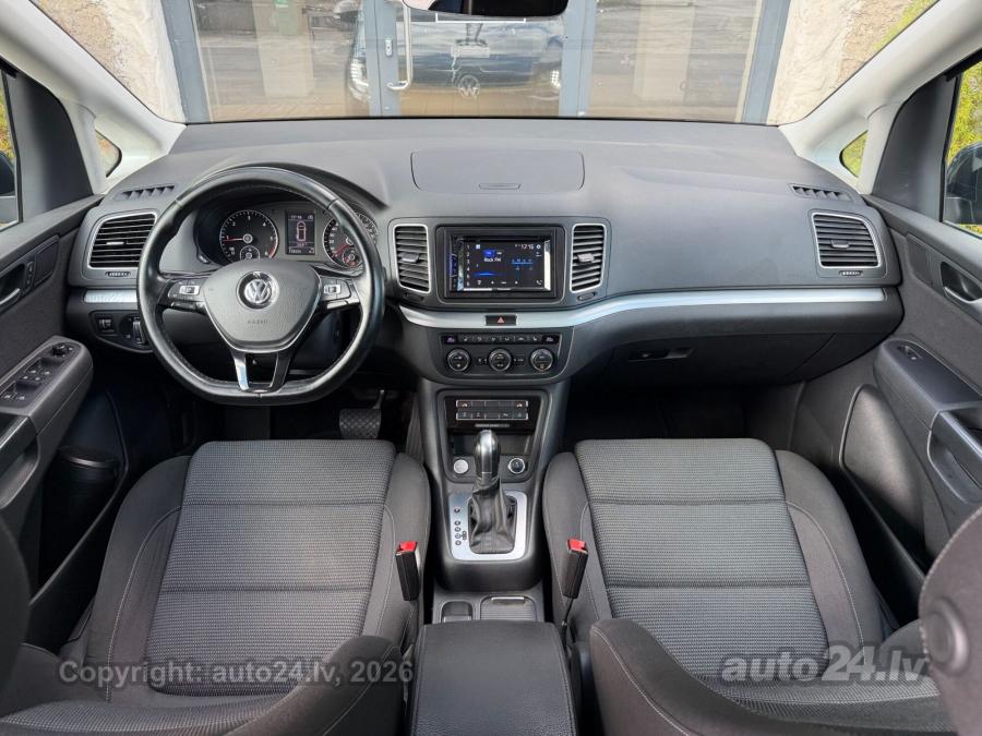 Zils Volkswagen Sharan 2017 Tallina, ar dzinēja tilpumu 2.00 L un nobraukumu 174 tūkst. km par 17990 €, foto 6 vietnē AUTOMOTO.COM.LV