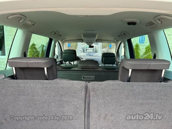 Blue Volkswagen Sharan 2017 in Tallinn, with an engine capacity of 2.00 L and mileage of 174 thousand km for 17990 €, photo 11 on AUTOMOTO.COM.LV