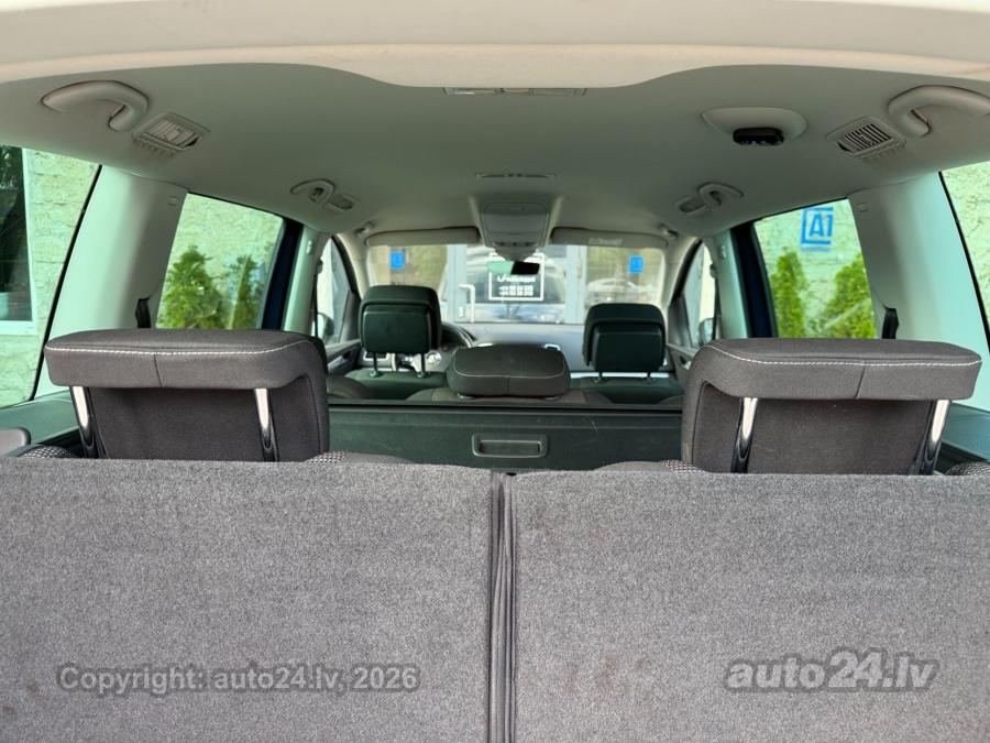 Zils Volkswagen Sharan 2017 Tallina, ar dzinēja tilpumu 2.00 L un nobraukumu 174 tūkst. km par 17990 €, foto 11 vietnē AUTOMOTO.COM.LV