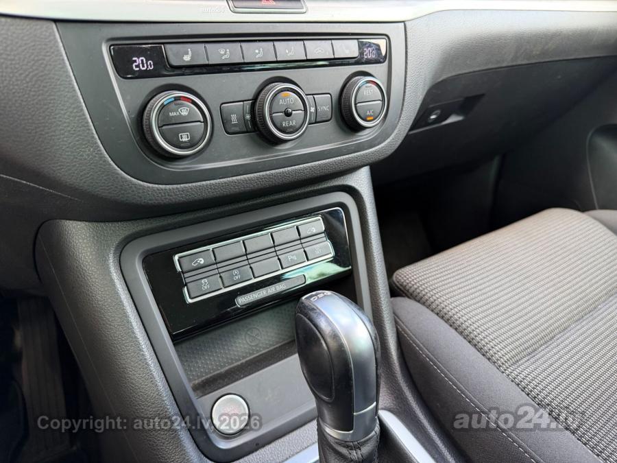 Zils Volkswagen Sharan 2017 Tallina, ar dzinēja tilpumu 2.00 L un nobraukumu 174 tūkst. km par 17990 €, foto 21 vietnē AUTOMOTO.COM.LV