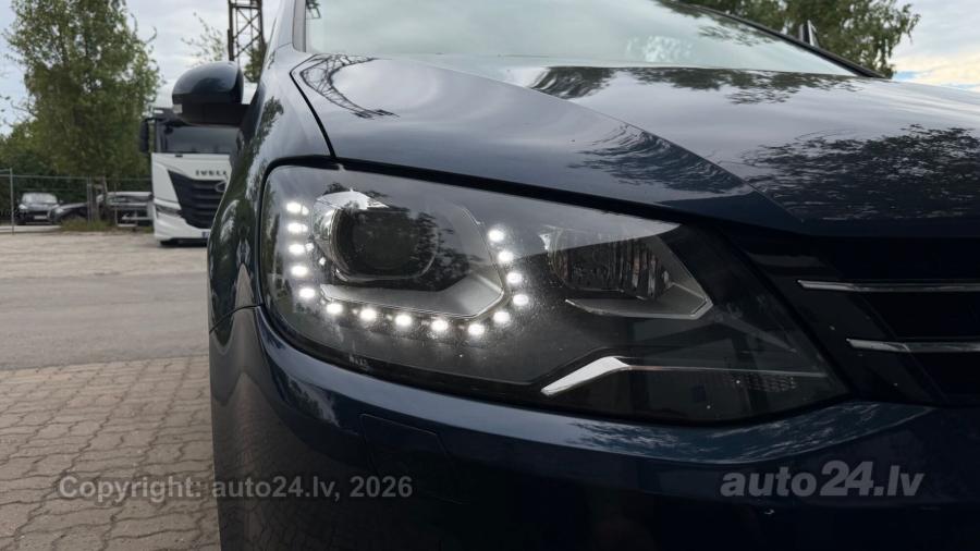 Zils Volkswagen Sharan 2017 Tallina, ar dzinēja tilpumu 2.00 L un nobraukumu 174 tūkst. km par 17990 €, foto 24 vietnē AUTOMOTO.COM.LV
