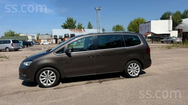 Brown Volkswagen Sharan 2015 in Riga, with an engine capacity of 2.00 L and mileage of 262 thousand km for 8490 €, photo 3 on AUTOMOTO.COM.LV