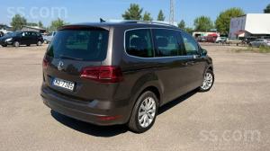 Brown Volkswagen Sharan 2015 in Riga, with an engine capacity of 2.00 L and mileage of 262 thousand km for 8490 €, photo 5 on AUTOMOTO.COM.LV