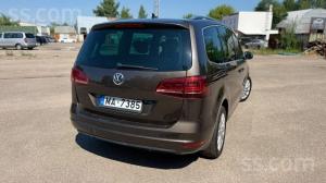 Brown Volkswagen Sharan 2015 in Riga, with an engine capacity of 2.00 L and mileage of 262 thousand km for 8490 €, photo 7 on AUTOMOTO.COM.LV