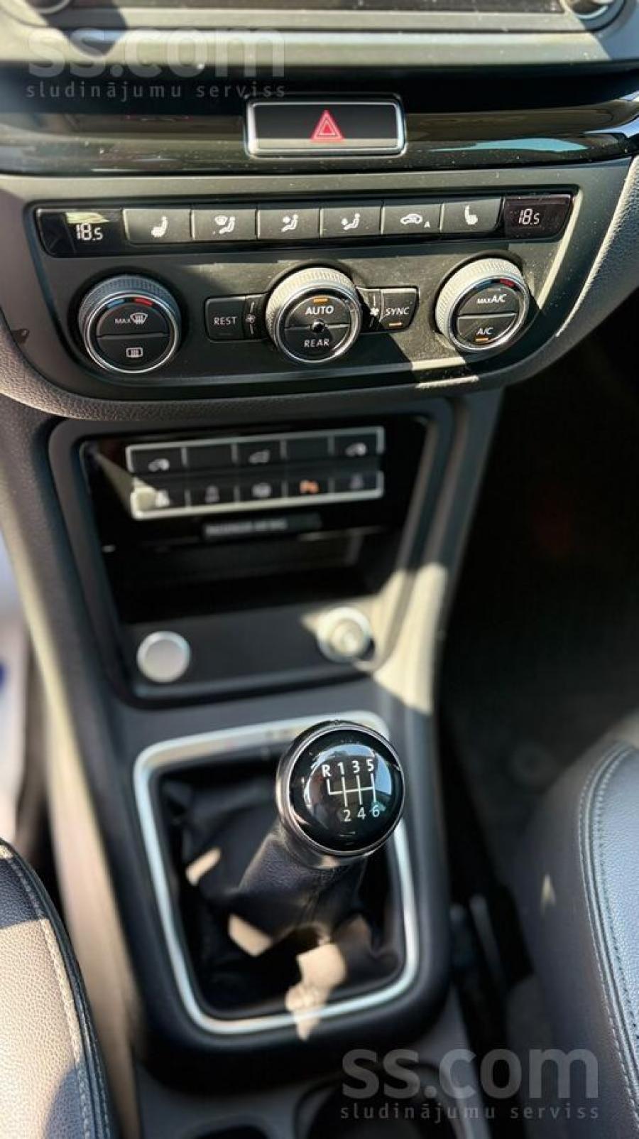Brown Volkswagen Sharan 2015 in Riga, with an engine capacity of 2.00 L and mileage of 262 thousand km for 8490 €, photo 22 on AUTOMOTO.COM.LV