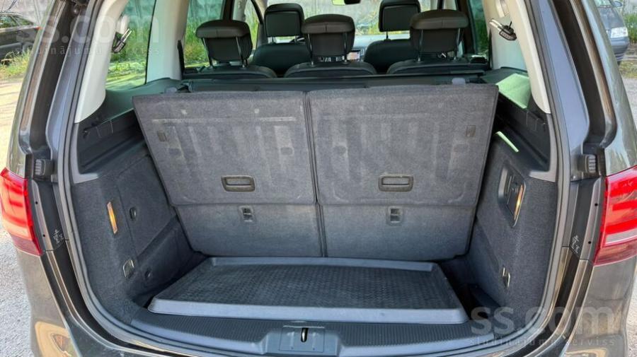 Brown Volkswagen Sharan 2015 in Riga, with an engine capacity of 2.00 L and mileage of 262 thousand km for 8490 €, photo 30 on AUTOMOTO.COM.LV