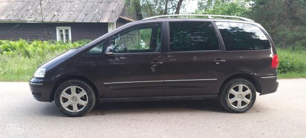 Brown Volkswagen Sharan 2006 in Vilnius, with an engine capacity of 1.90 L and mileage of 461 thousand km for 1200 €, photo 2 on AUTOMOTO.COM.LV
