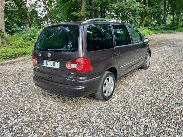 Brown Volkswagen Sharan 2006 in Vilnius, with an engine capacity of 1.90 L and mileage of 421 thousand km for 1750 €, photo 3 on AUTOMOTO.COM.LV