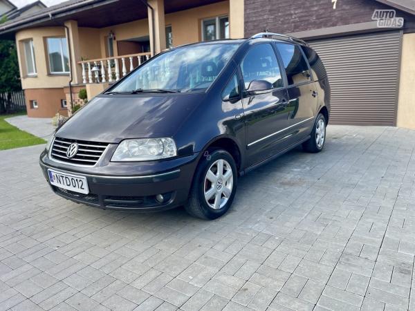 Brown Volkswagen Sharan 2006 in Vilnius, with an engine capacity of 1.90 L and mileage of 421 thousand km for 1650 €, photo 1 on AUTOMOTO.COM.LV