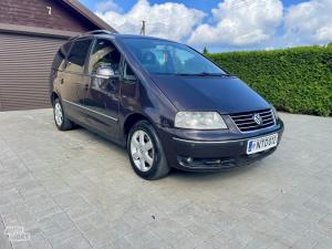 Brown Volkswagen Sharan 2006 in Vilnius, with an engine capacity of 1.90 L and mileage of 421 thousand km for 1650 €, photo 4 on AUTOMOTO.COM.LV
