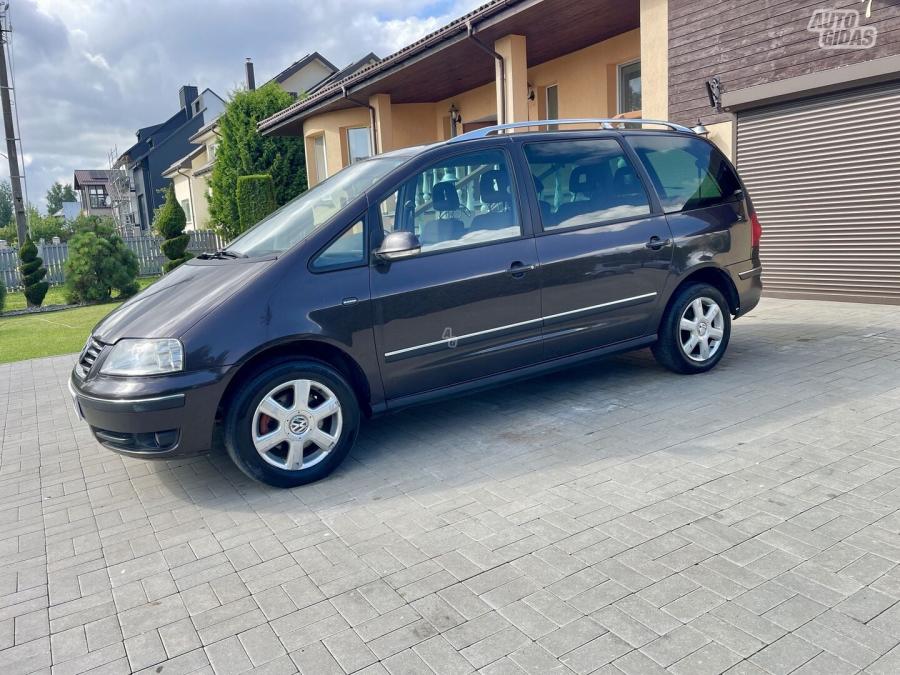 Brown Volkswagen Sharan 2006 in Vilnius, with an engine capacity of 1.90 L and mileage of 421 thousand km for 1650 €, photo 7 on AUTOMOTO.COM.LV