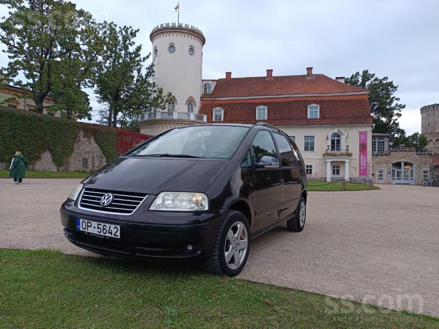 Brown Volkswagen Sharan 2007 in Cesis, with an engine capacity of 1.90 L and mileage of 280 thousand km for 2140 €, photo 1 on AUTOMOTO.COM.LV