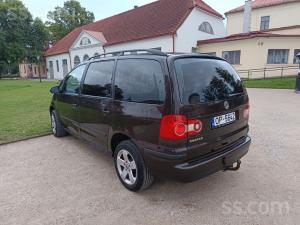 Brown Volkswagen Sharan 2007 in Cesis, with an engine capacity of 1.90 L and mileage of 280 thousand km for 2140 €, photo 5 on AUTOMOTO.COM.LV