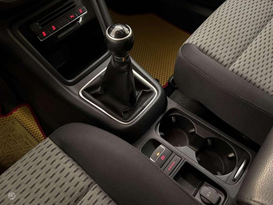 Brūns Volkswagen Sharan 2010 Marijampole, ar dzinēja tilpumu 1.39 L un nobraukumu 261 tūkst. km par 5750 €, foto 12 vietnē AUTOMOTO.COM.LV