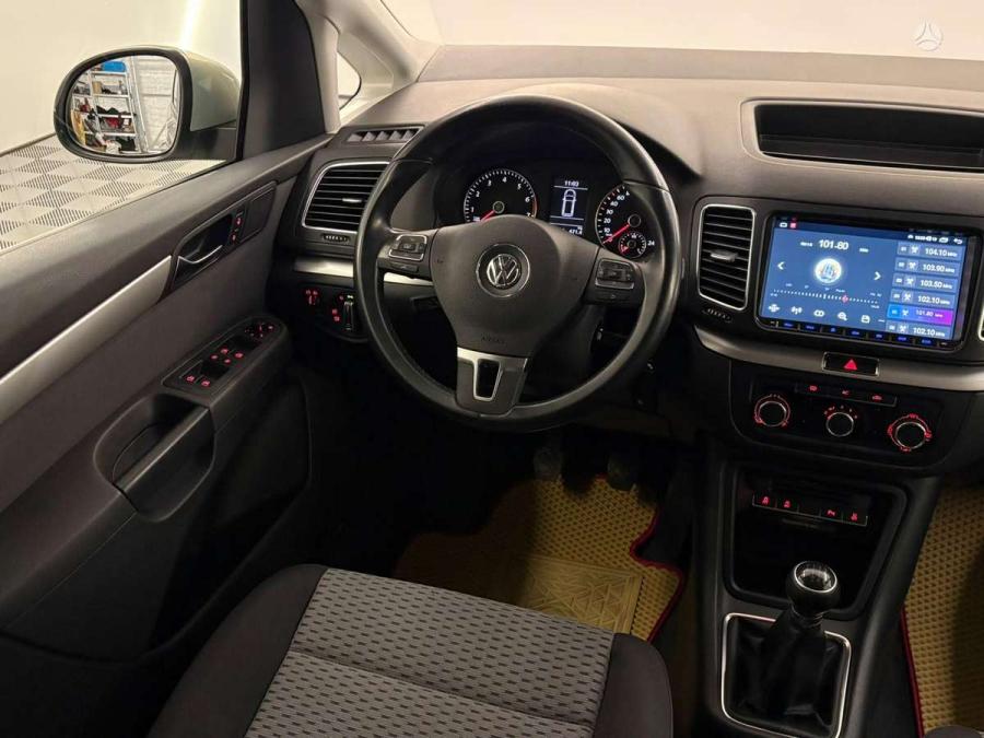 Brūns Volkswagen Sharan 2010 Marijampole, ar dzinēja tilpumu 1.39 L un nobraukumu 261 tūkst. km par 5750 €, foto 17 vietnē AUTOMOTO.COM.LV