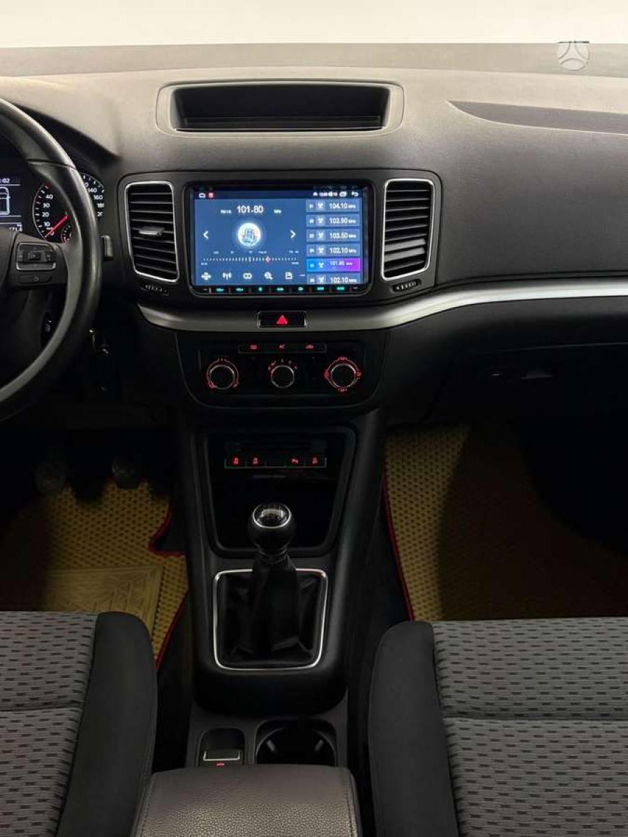 Brūns Volkswagen Sharan 2010 Marijampole, ar dzinēja tilpumu 1.39 L un nobraukumu 261 tūkst. km par 5750 €, foto 19 vietnē AUTOMOTO.COM.LV